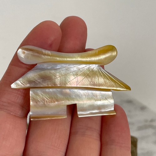 Vtg Carved IRIDESCENT SHELL PAGODA Brooch Chinese China House Mother of ...