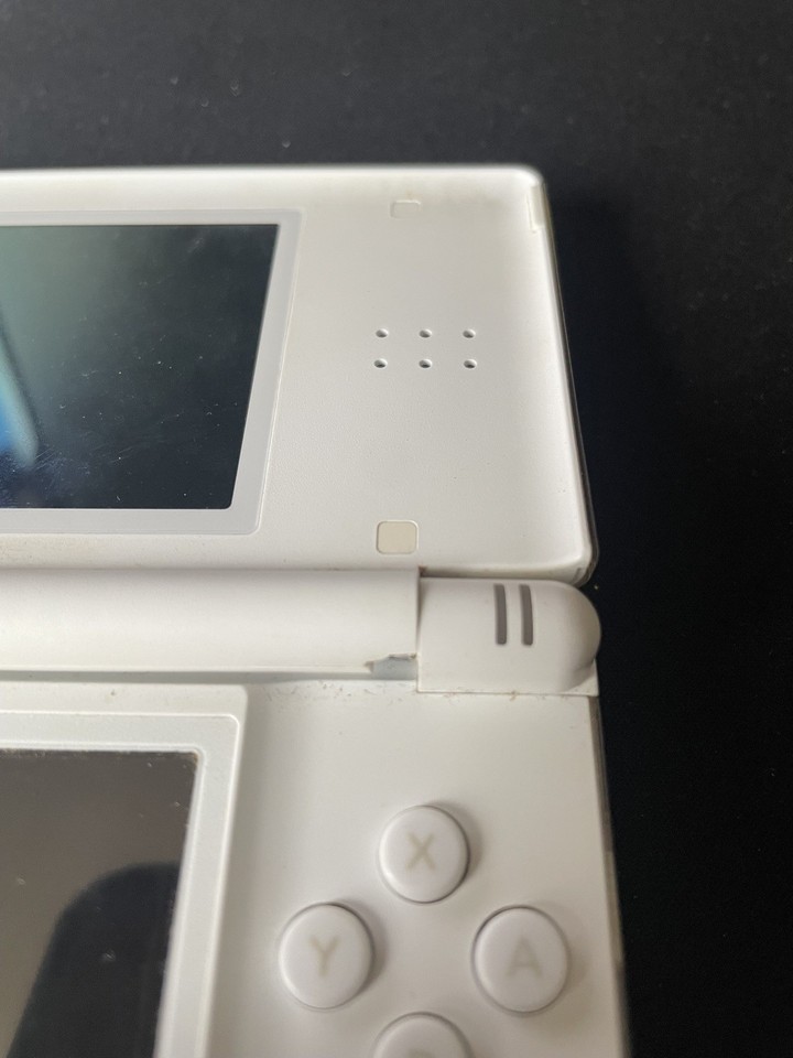 Nintendo DS Lite Polar White With Original Box and Carrying Case ...