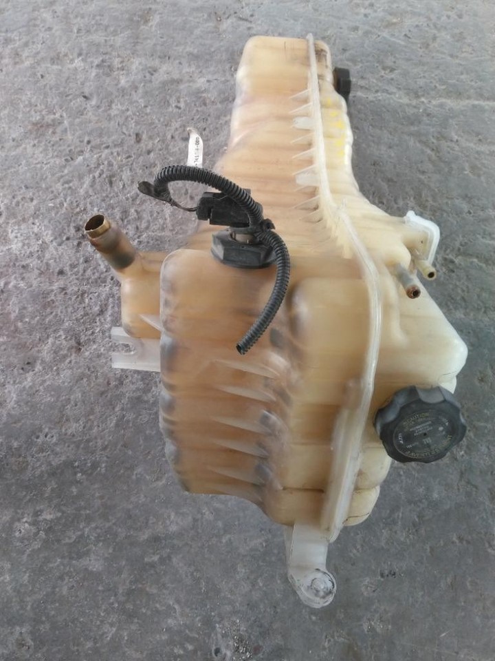 FREIGHTLINER M2 106 RADIATOR OVERFLOW TANK 3650899 | eBay