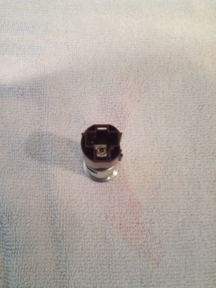 CHEVROLET TAHOE 12 VOLT ACCESSORY POWER OUTLET RECEPTACLE SOCKET ...