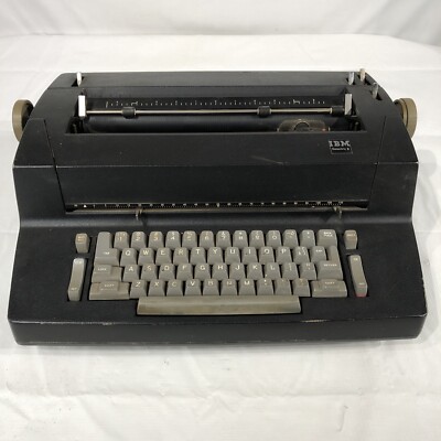 Typewriters & Word Processors - Correction Electric Typewriter