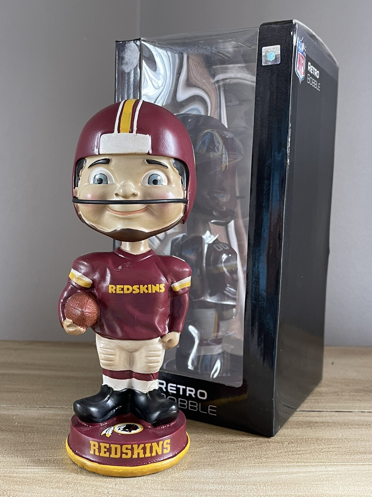 WASHINGTON REDSKINS Vintage Retro Football Player Nodder Bobblehead NIB ...