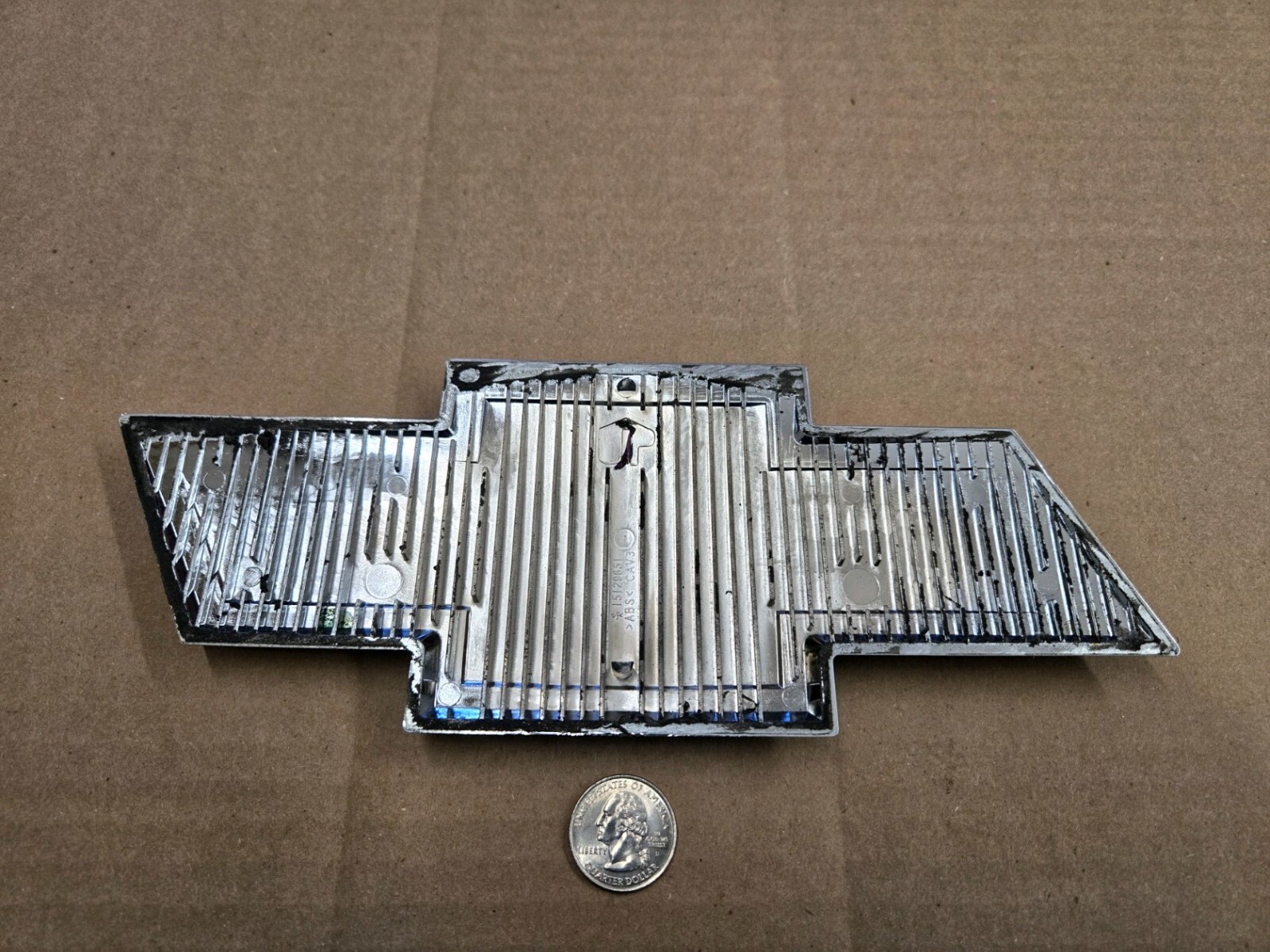 2007 - 2013 Chevrolet Silverado Avalanche Tailgate Emblem OEM 15129651 ...