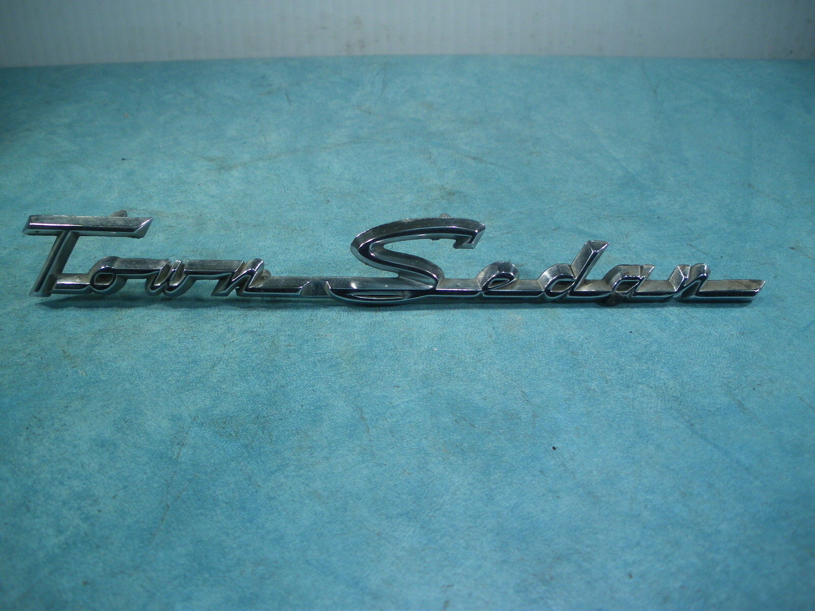 1955 Ford Town Sedan emblem FoMoCo BN-7325622-A NICE | eBay