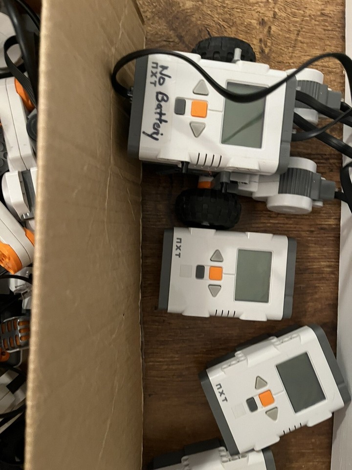 7x LEGO MindStorms NXT Intelligent Brick Controllers Work + Huge Lot ...