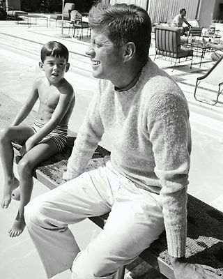 JOHN F. KENNEDY SITS ON A DIVING BOARD AT A POOL IN 1960 - 8X10 PHOTO ...