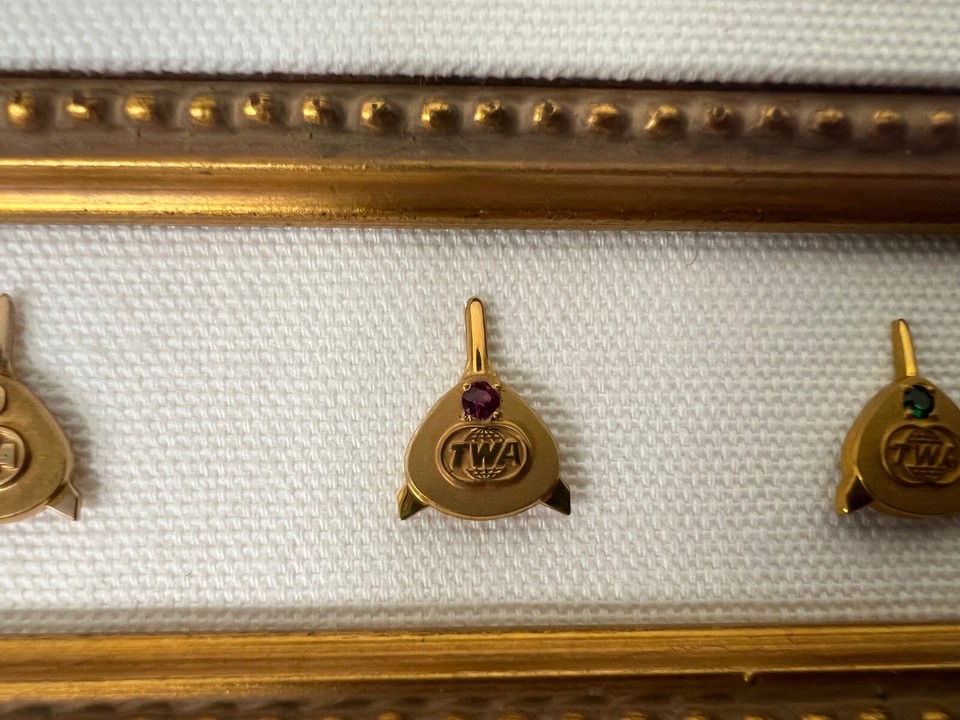 Museum Quality Framed TWA Pilot Captain Badge / Wings / Service Pins ...