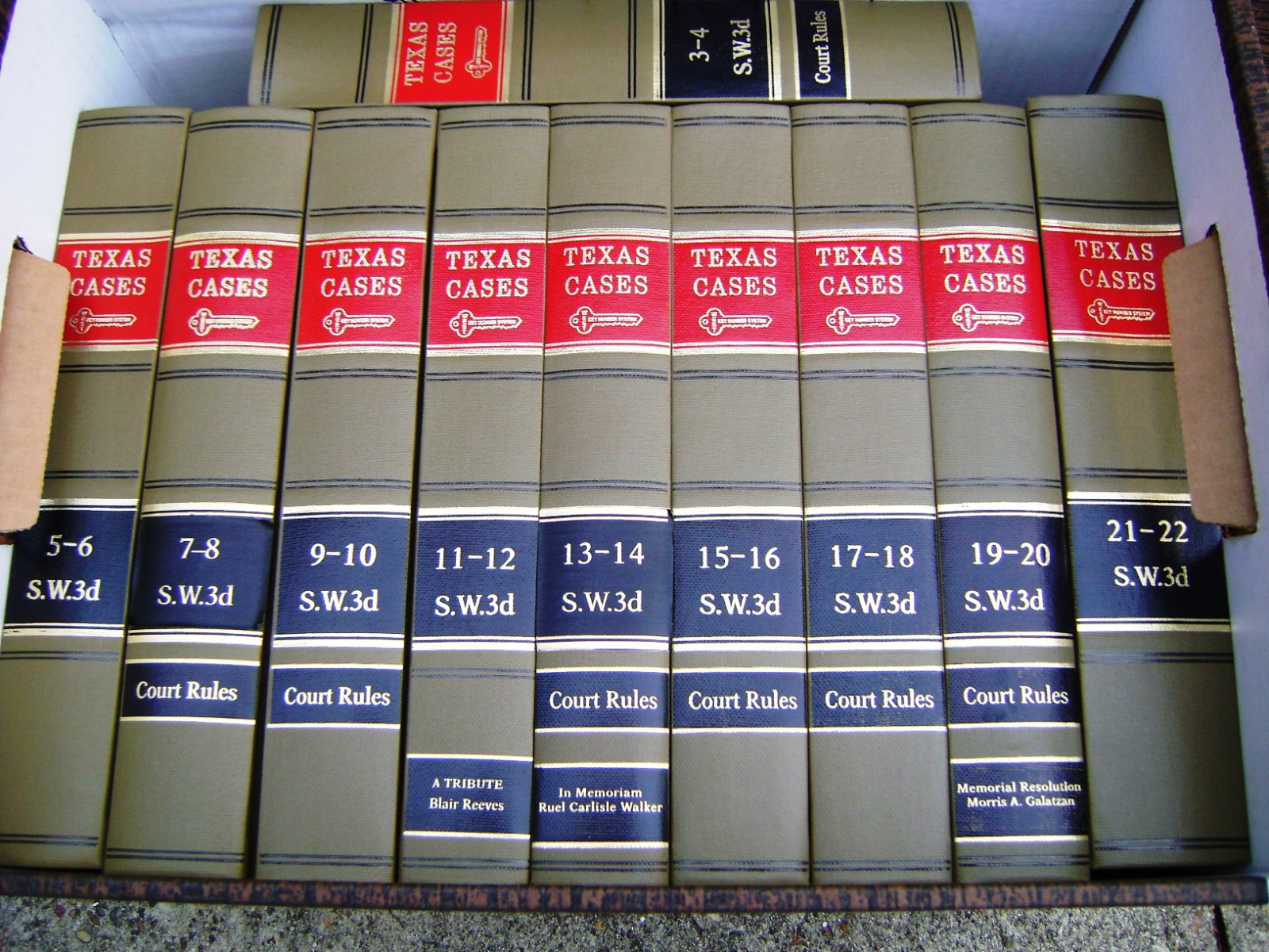 263 Books - South Western Reporter Texas Cases 3d - Volume 1-369 V1 ...
