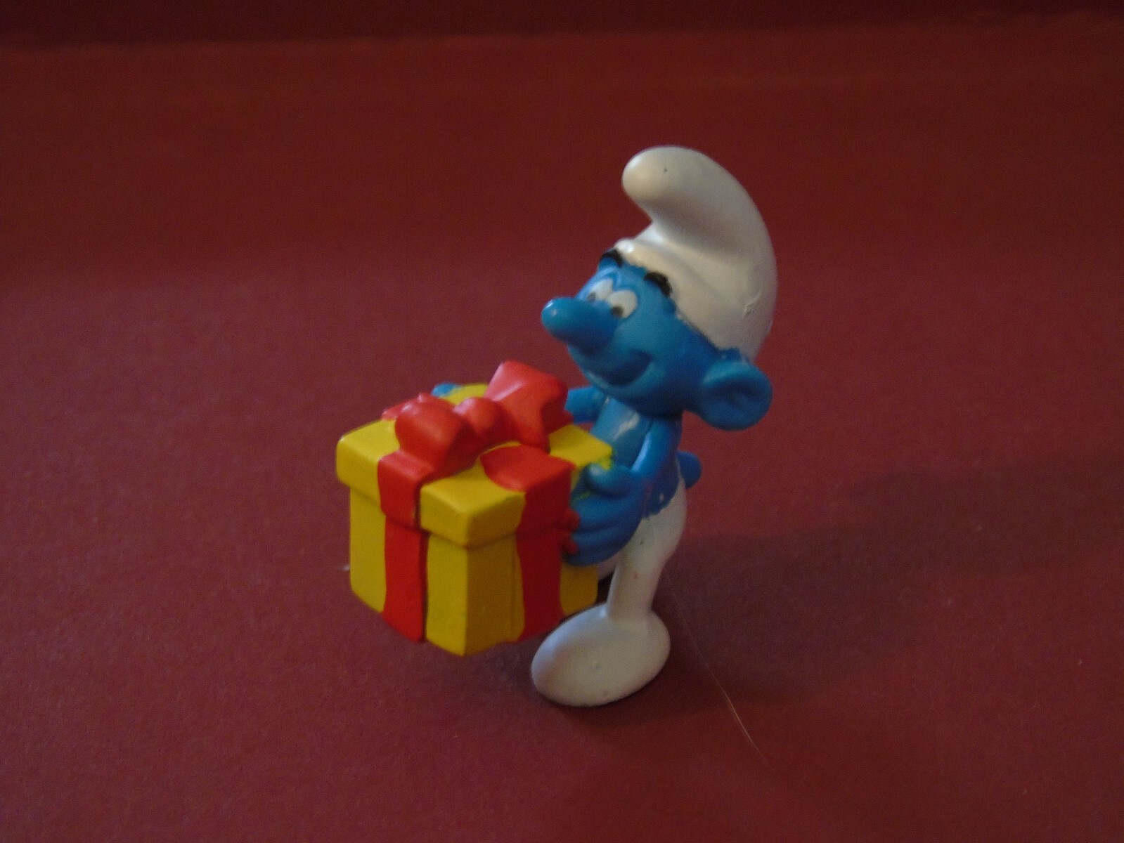 Smurfs - Albert Heijn Smurf - Present Smurf | eBay UK