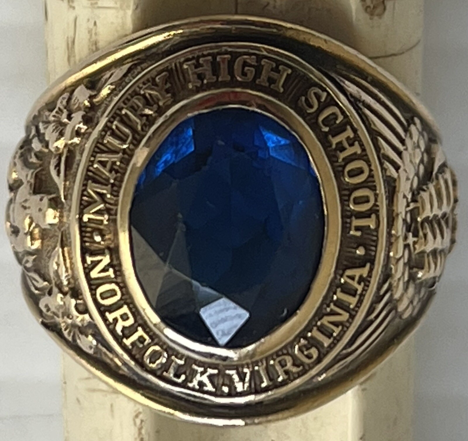 1957 MAURY HIGH SCHOOL 10K CLASS RING, NORFOLK, VA, 7… - Gem