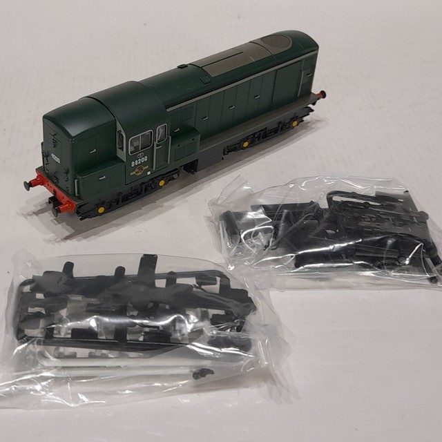 Heljan OO 1500 BR Class 15 D8200 Diesel Locomotive for sale online | eBay