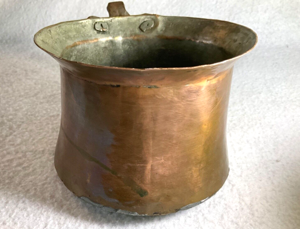 Ant. hand hammered early French copper tin lined dovetail Pot iron ...