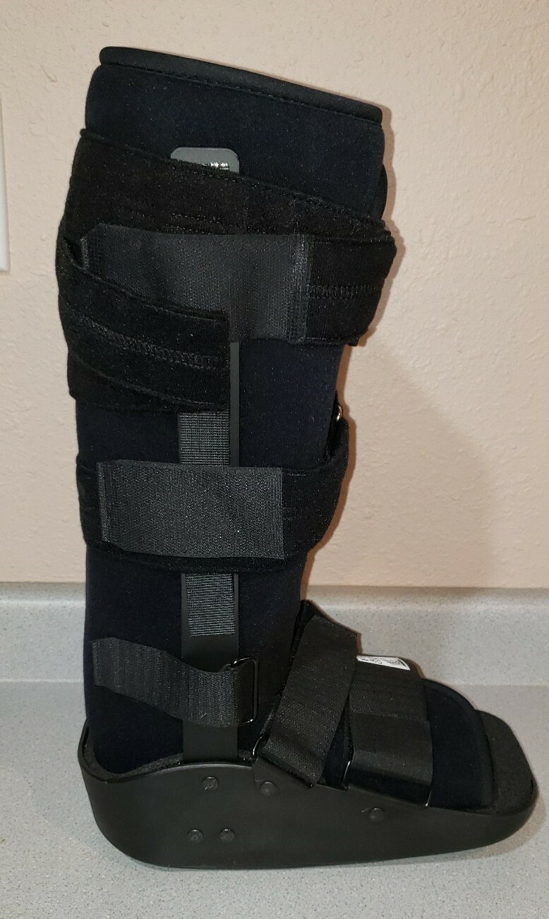 MaxTrax DJO LLC Ankle Brace/High Walking Boot/Inflatable Support Size ...
