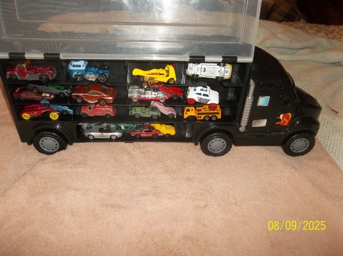 Hot Wheels Semi Truck CAR CARRIER 28 Vehicle Carry Case Rolls w ...