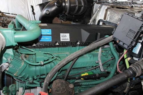 Volvo D13 valve cover gaskets 22777560 set of 2 ea and 21383310 made in ...