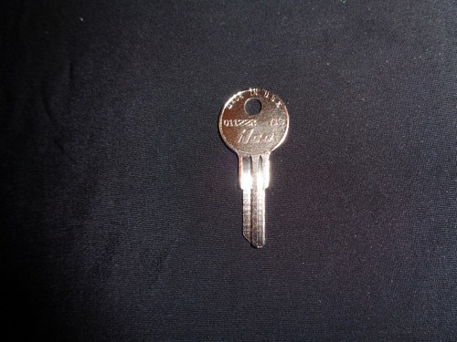 Key Blank Y13 / O1122R Ilco Yale USA Silver Keys Y 13 One Key Blank New ...