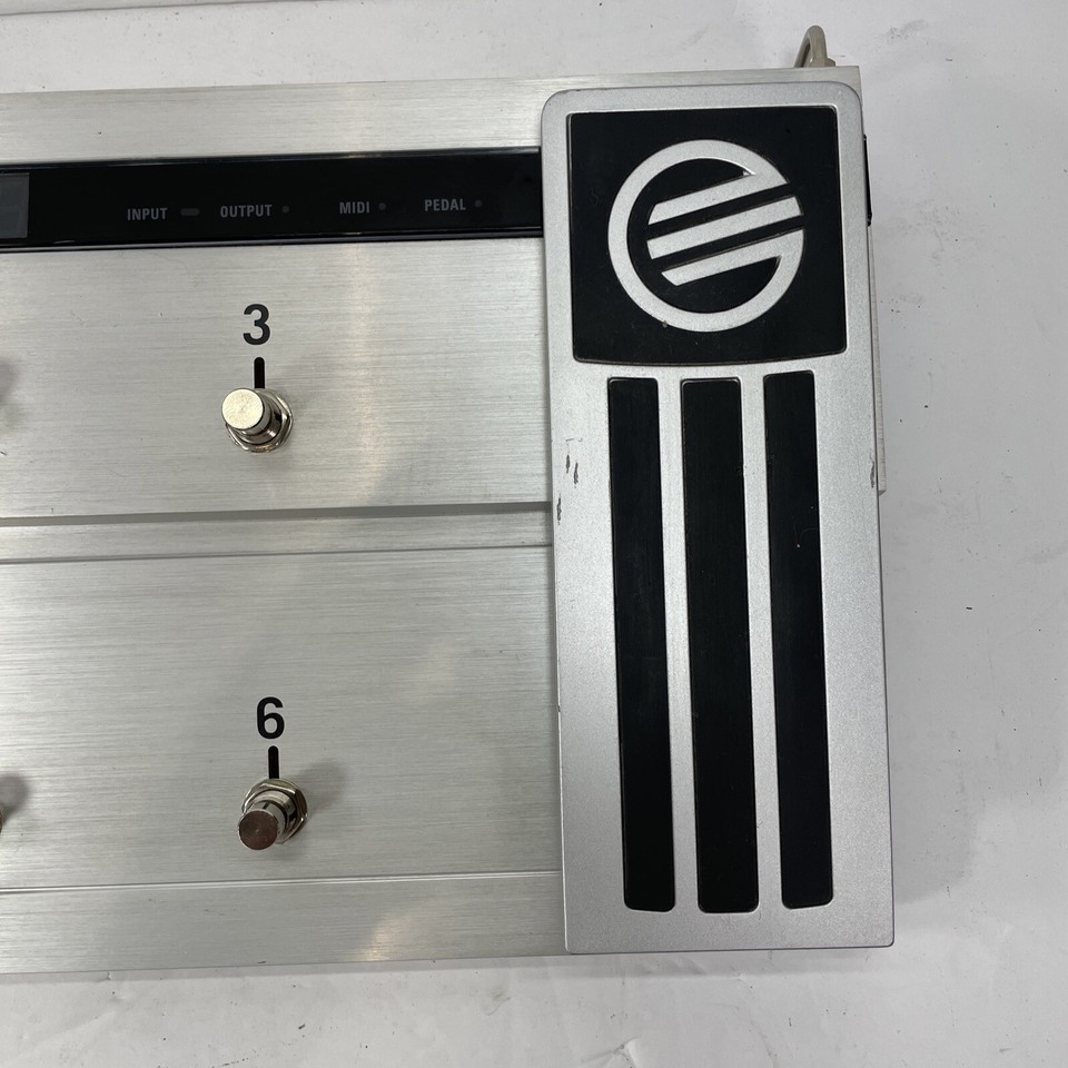 Native Instruments Rig Kontrol 2 USB Guitar Rig Foot Controller Silver ...