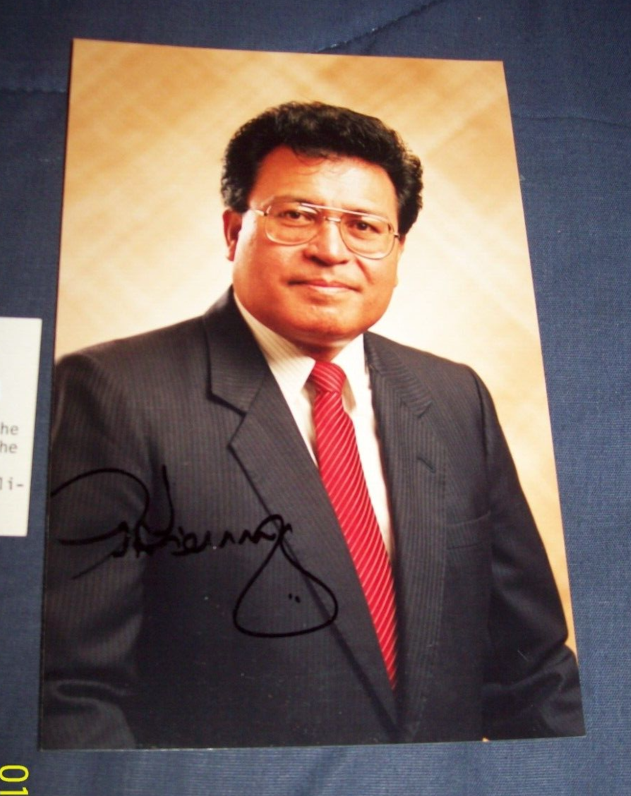 Prime Minister of the Cook Islands Sir Geoffrey Henry Autographed ...