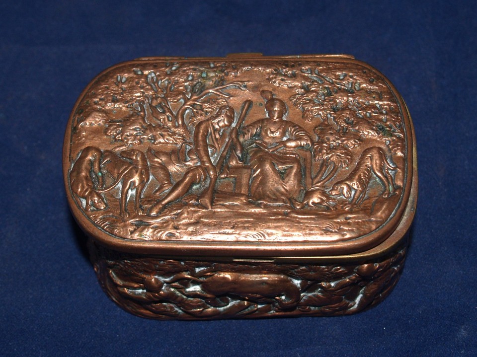 ANTIQUE MINIATURE MOLDED COPPER TRINKET PILL JEWELRY BOX LIONNET A ...