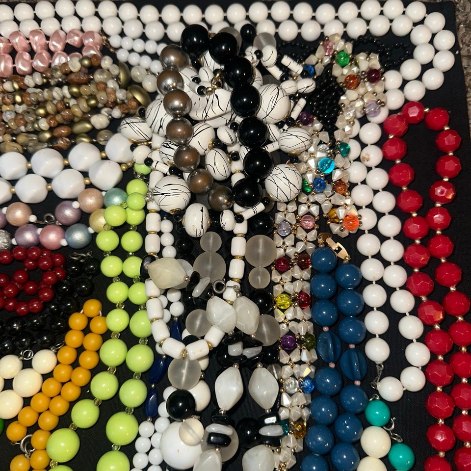 Bundle jewelry lot 30 pieces antique vintage lucite beaded necklaces ...