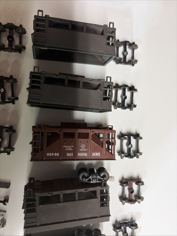HO Scale, 13 Roundhouse Ore Cars- “Great Northern & DMIR” & Parts for ...