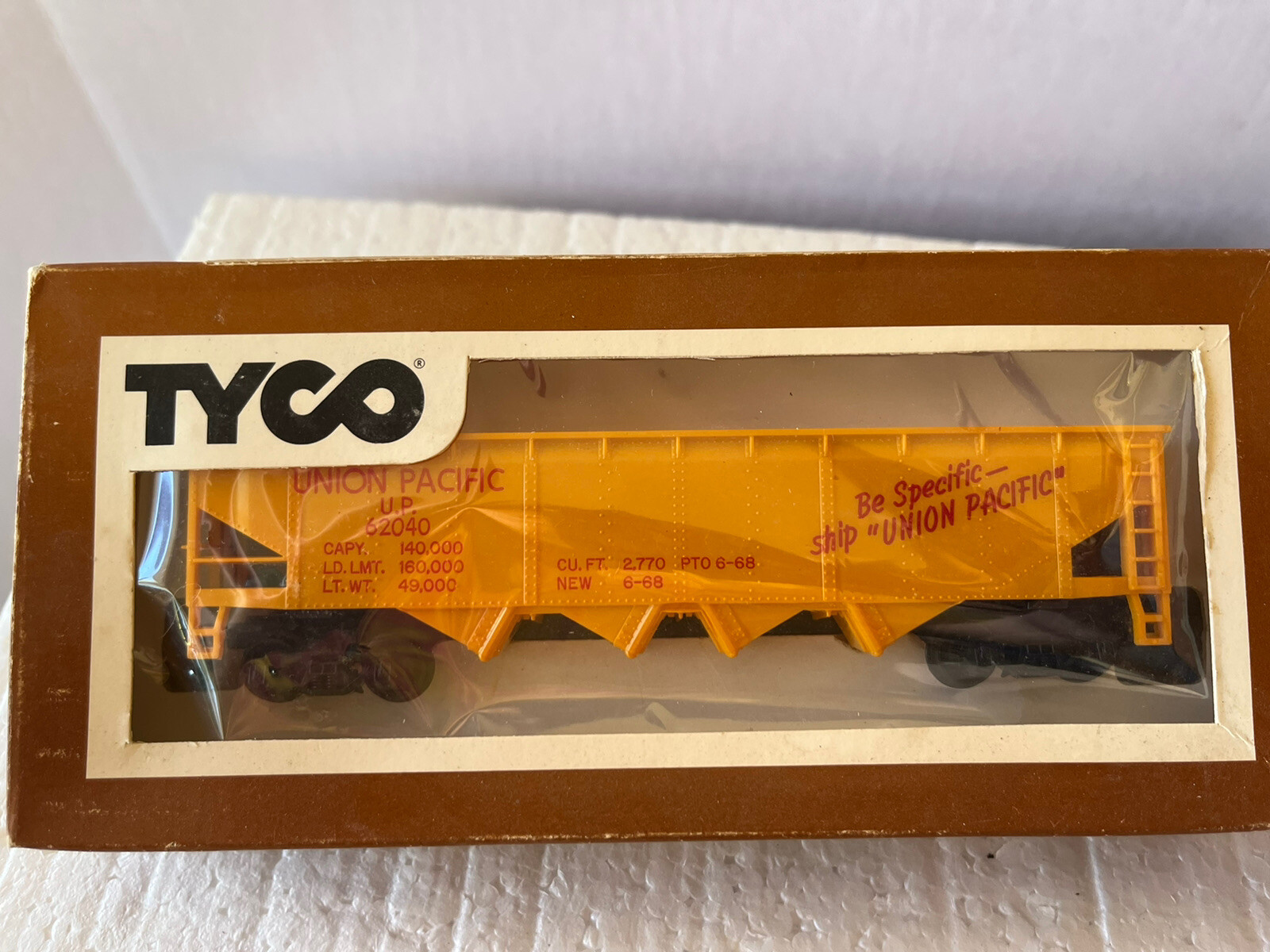 HO scale UNION PACIFIC 4 BAY OPEN TOP HOPPER CAR for Model Train ...