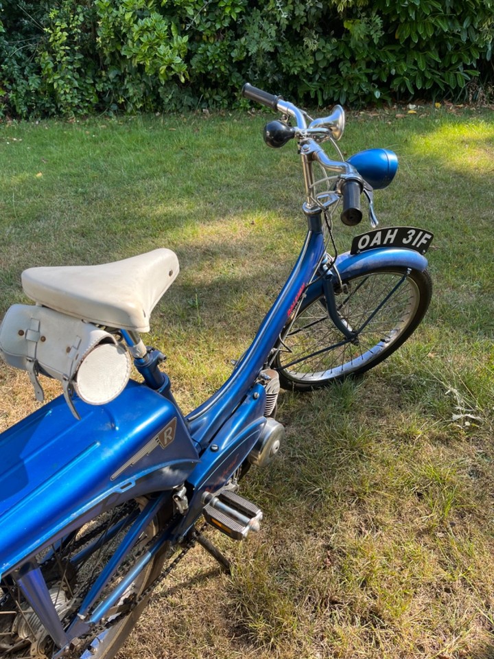 1967 RALEIGH RUNABOUT CLASSIC VINTAGE MOPED SCOOTER RARE GOOD CONDITION ...