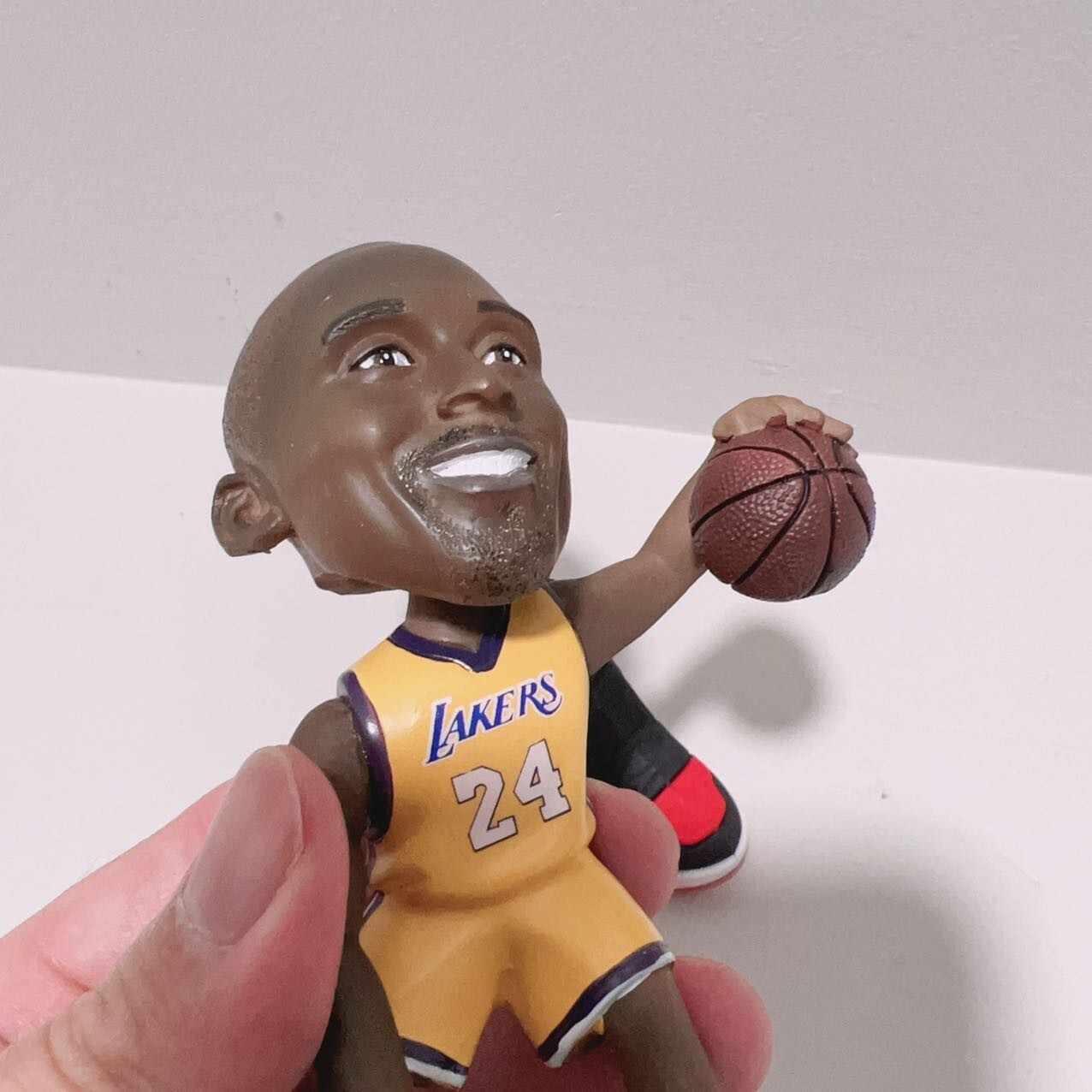 Kobe Bryant 2016 NBA Baller Series Bobblehead by Foco & Red Shoes Keychain