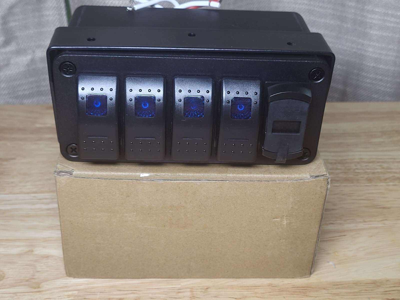 Nilight 4 Gang Rocker Switch Box 12V SPST ON Off Switch PD Type C and ...