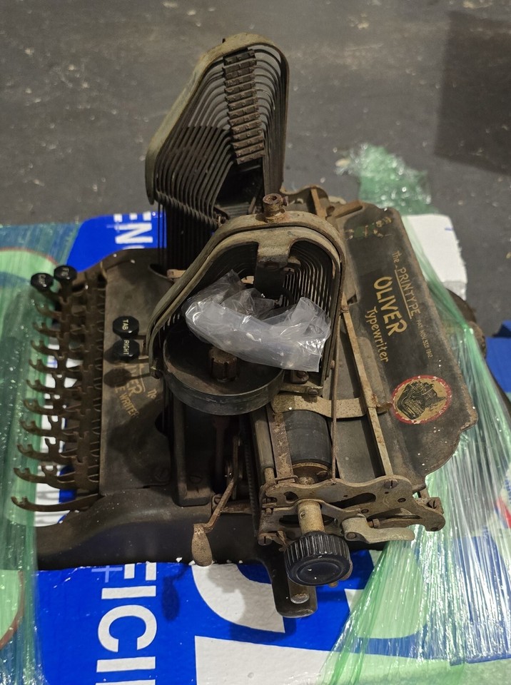 ANTIQUE VINTAGE "BATWING" Oliver Typewriter No. 7 Parts | eBay