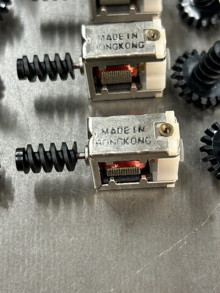 QTY 1 MABUCHI HO GAUGE 020 MOTOR WITH WORM SQUARE 9-12 VDC WITH WORM ...