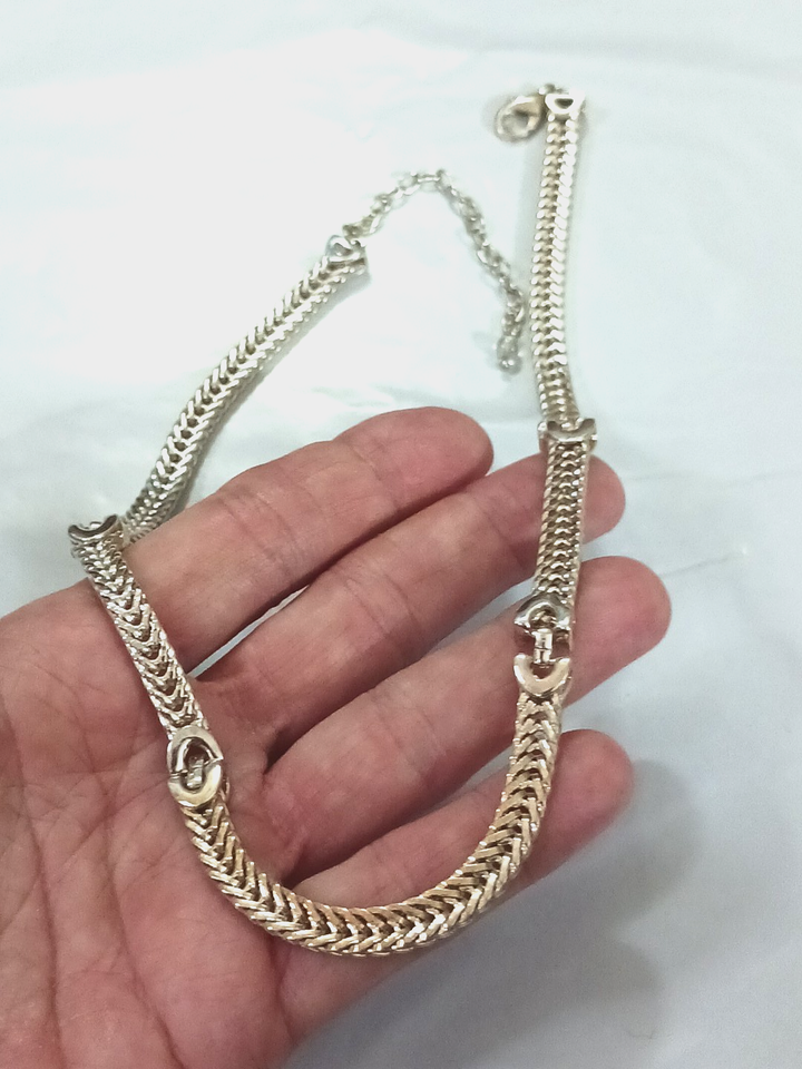 Necklace chain with odd unusual horse bit link pattern. Thick foxtail ...