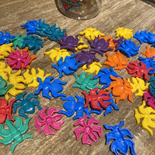 92 Plastic Busy Beetles Never Ending Puzzle 8 Interlocking Bug Shapes ...