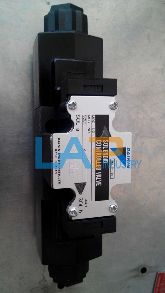 1PCS NEW for DAIKIN Hydraulic solenoid valve KSO-G02-3BC-30-EN | eBay