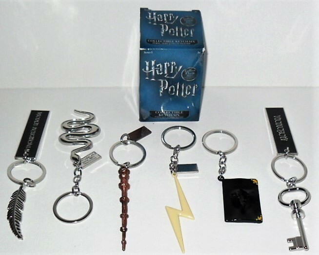 SE7EN20 HARRY POTTER COLLECTIBLE KEYCHAIN LOT OF (6) LOOSE JUST AS ...