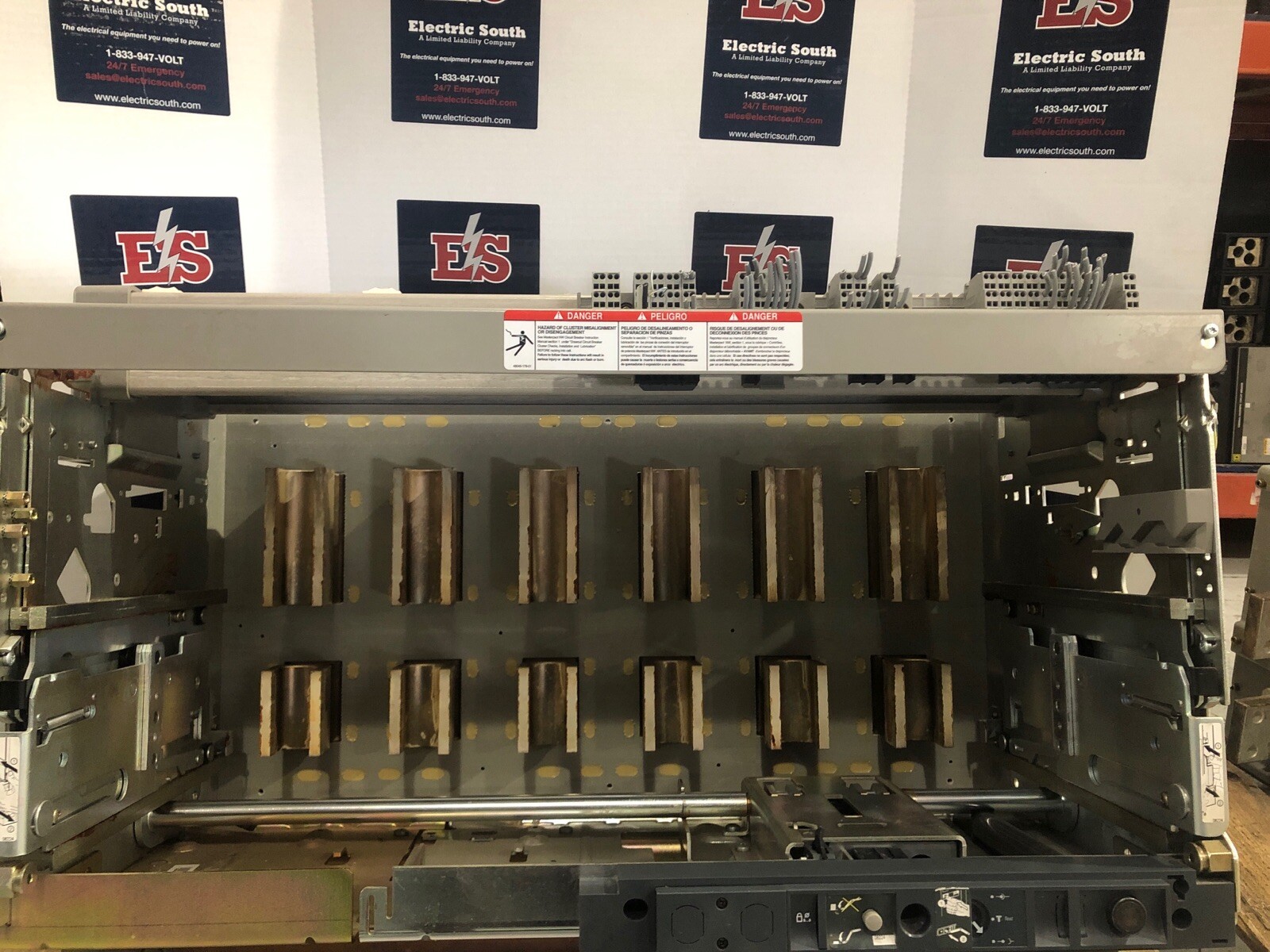 Square D Masterpact Breaker 4000 Amp Cradle Chassis CYATGG9AXCABXXXFXH ...