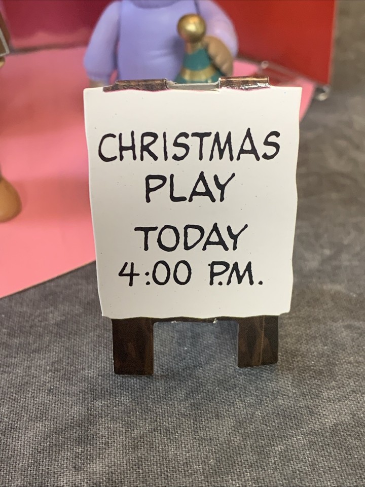2010 Peanuts Christmas Play Mini Figure Nativity Set W/Fold-out Stage ...