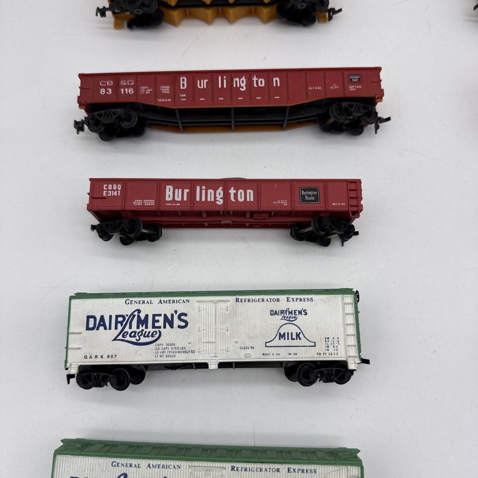 Lot of 10 HO Scale Train Box Cars Rolling Dairy Swift Burlington Union ...