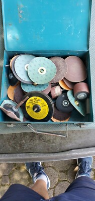 ASSORTED Sanding Discs Screw On Assorted Lot WITH METAL "MAKITA" CASE ...