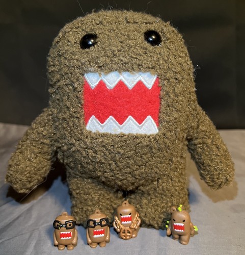 Jakks Pacific 2008 BROWN DOMO MONSTER 6" Plush STUFFED ANIMAL Toy & 4 ...