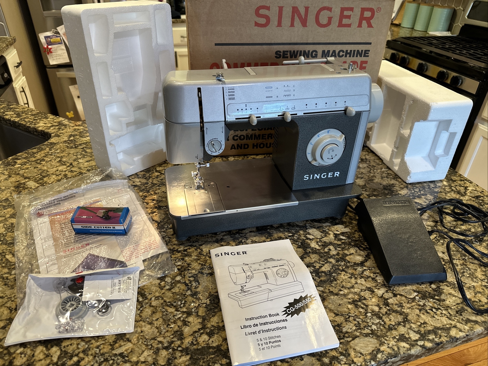 Singer Commercial Sewing Machine Model CG-500C w/ Pedal Tested And ...