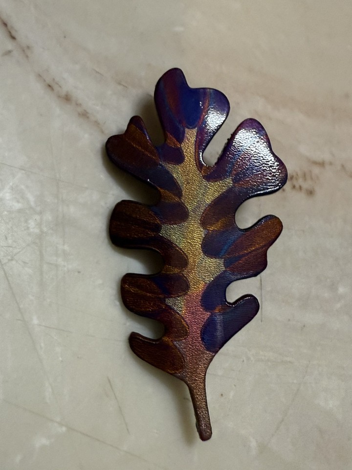 Vintage Beautiful Oak Leaf Pin Brooch Autumn Shiny Lapel Enamel Metal ...