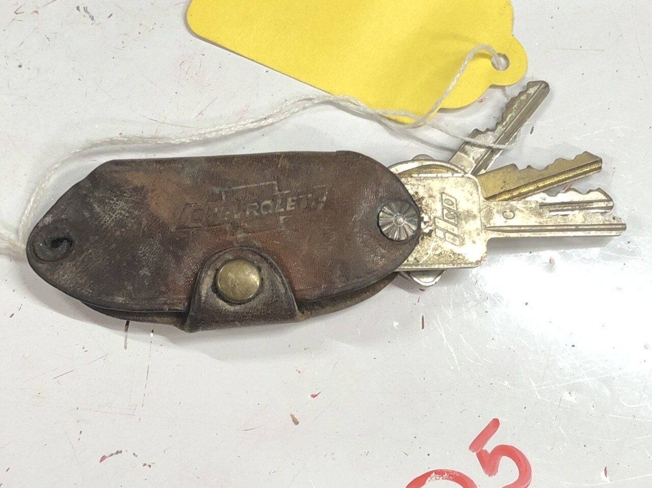 ORIGINAL Vintage 4 GM CAR KEYS on a Leather Dealer Key Ring CHEVROLET ...