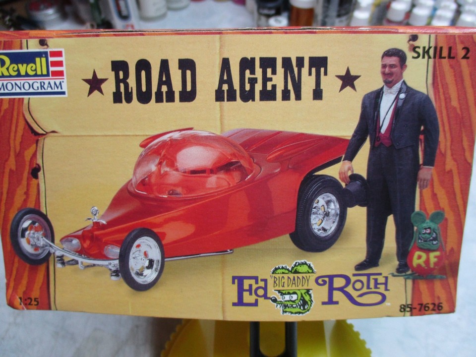 ROAD AGENT ED ROTH MODEL KIT COMPLETE WITH ED FIGURE AND MINI RAT FINK ...
