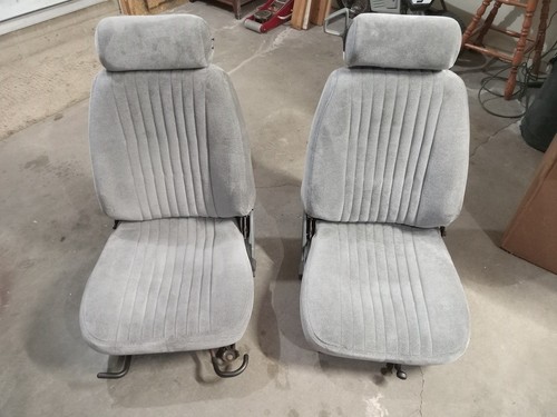 Like-new, great condition, complete Pontiac Firebird seats (front and ...