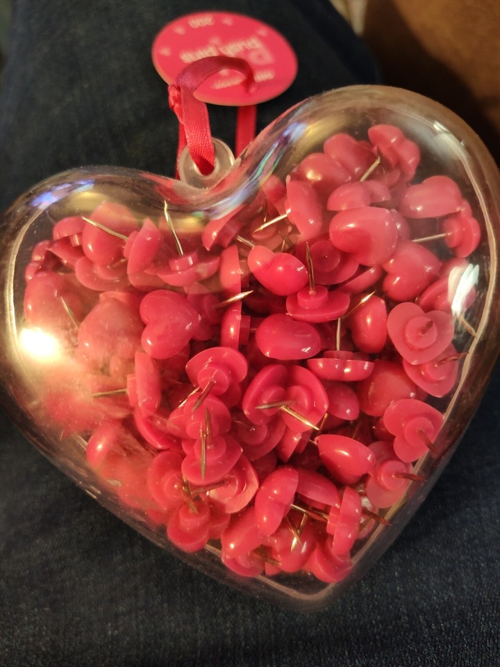 Pink Heart Shaped PUSH PINS Bulletin Cork Board TACKS School Supplies ...