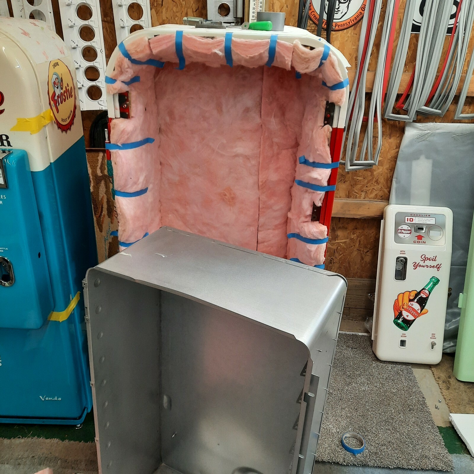 Vendo 81 Frostie Soda Coca-Cola Coke Machine Pro Restoration VMC 81 ...