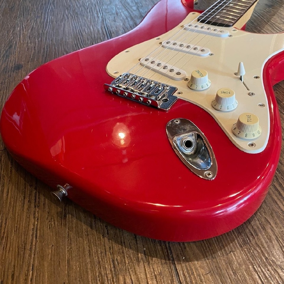 Squier by Fender Bullet Stratocaster Electric Guitar 1 Volume 2 Tone ...