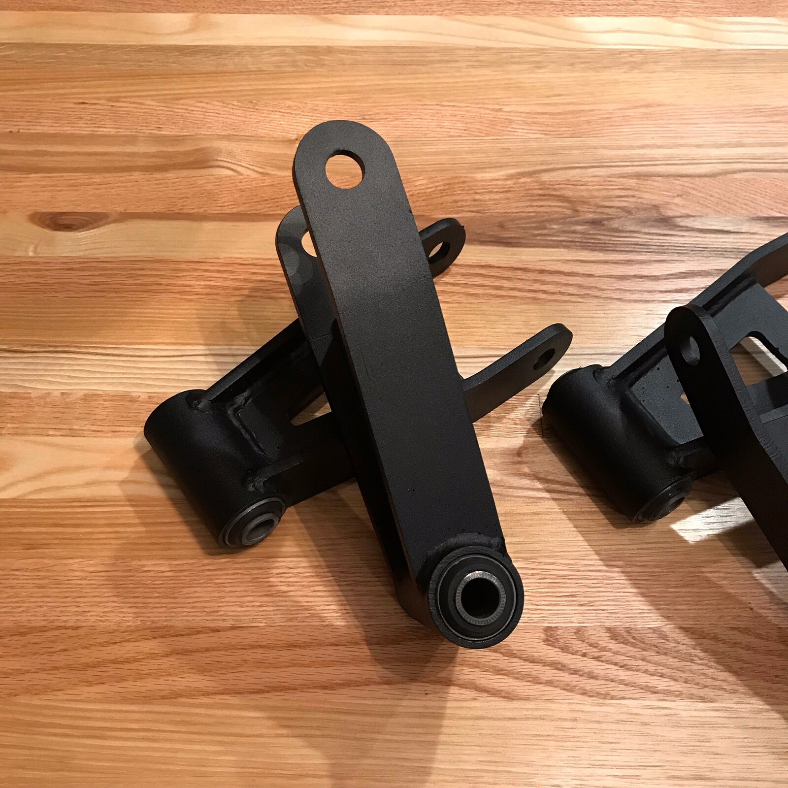 John C Garage 1.4” Drop Shackles 2011-2019 GMC Sierra Silverado 2500HD ...