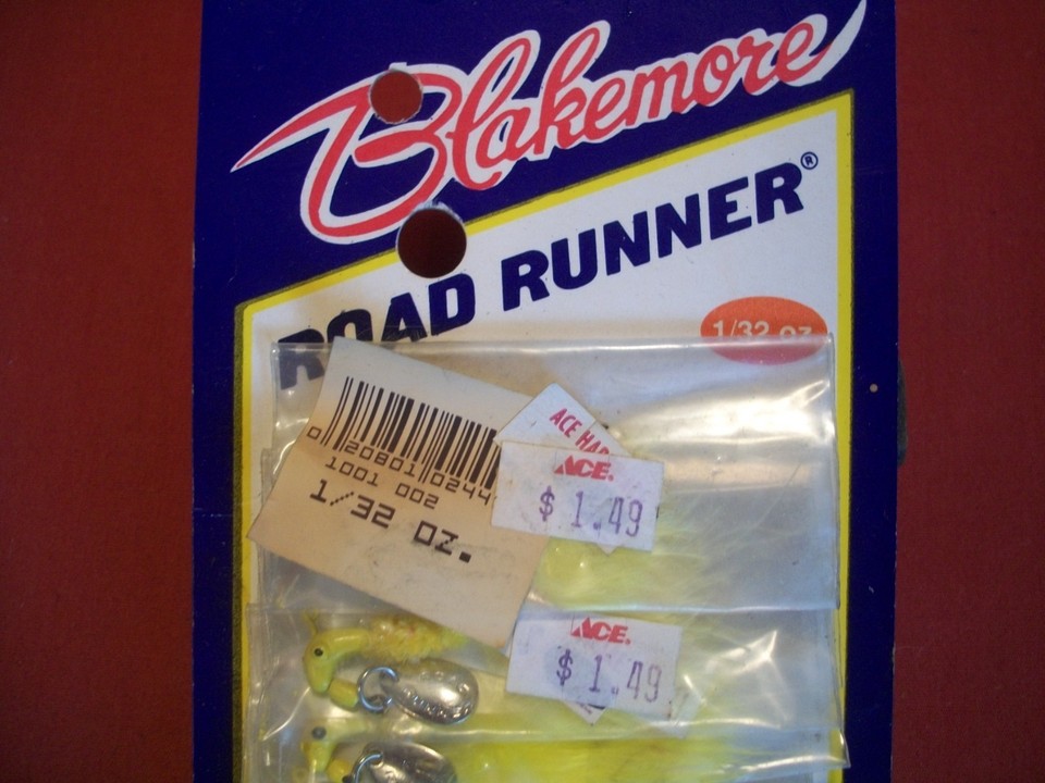 Blakemore Road Runner Crappie Jigs [12] on a Store Display Card 1/32 oz ...